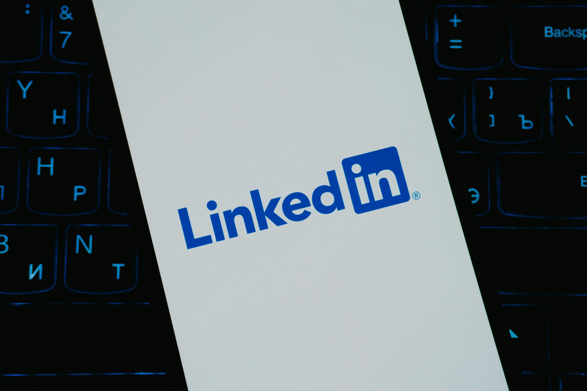 Ultimate Guide to LinkedIn Ad Copy Specs & Best Practices